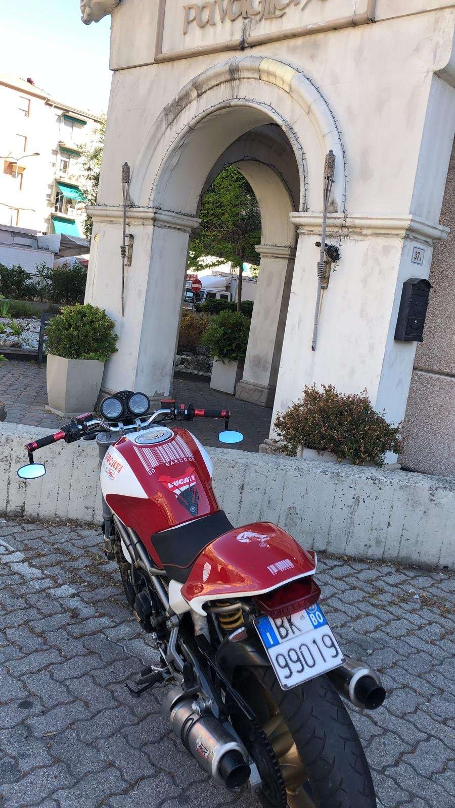 Ducati Monster 620CAFE RACER BELL HELMETS