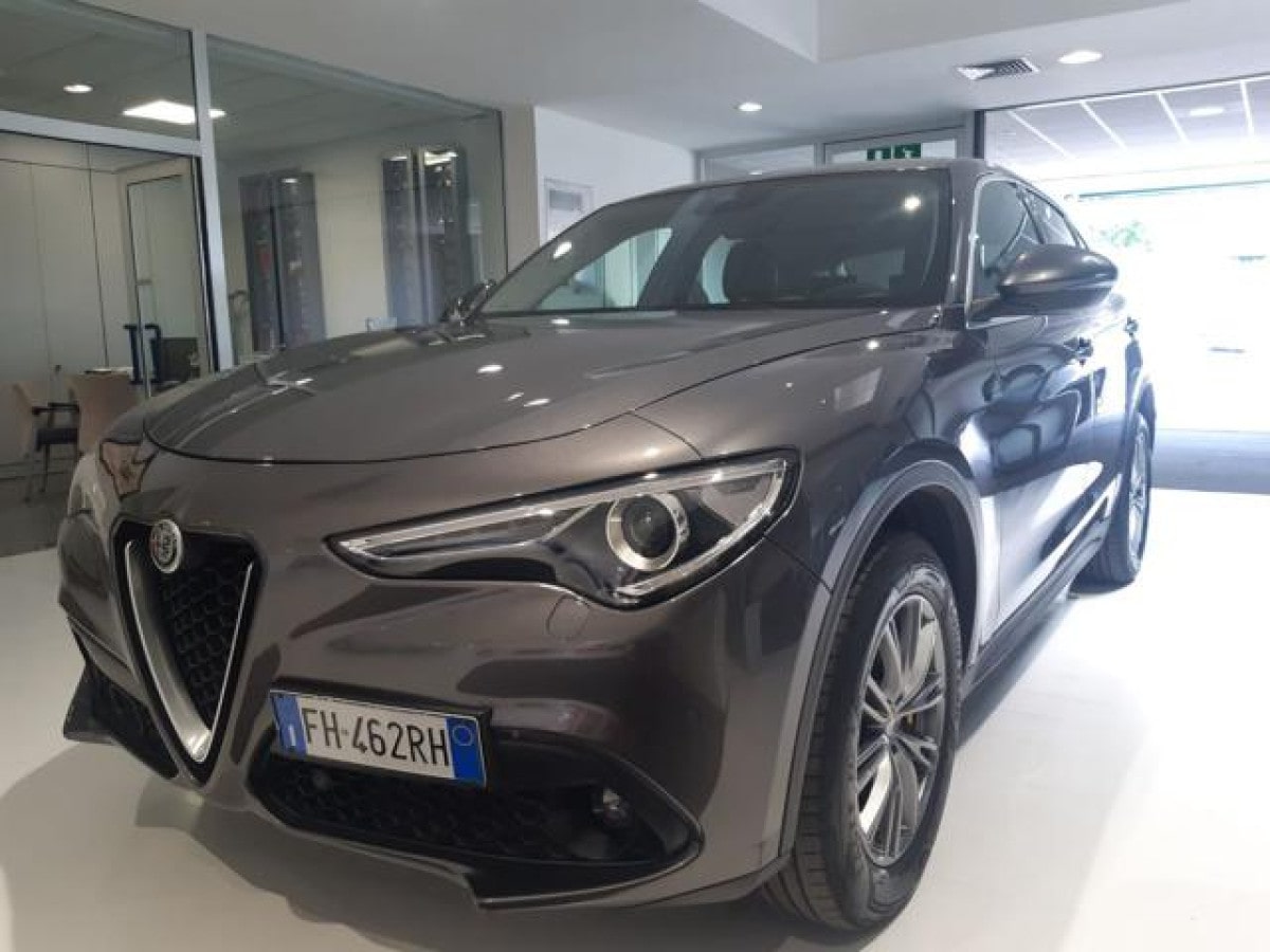 ALFA ROMEO Stelvio Stelvio 2.2 Turbodiesel 210 CV AT8 Q4 Executive