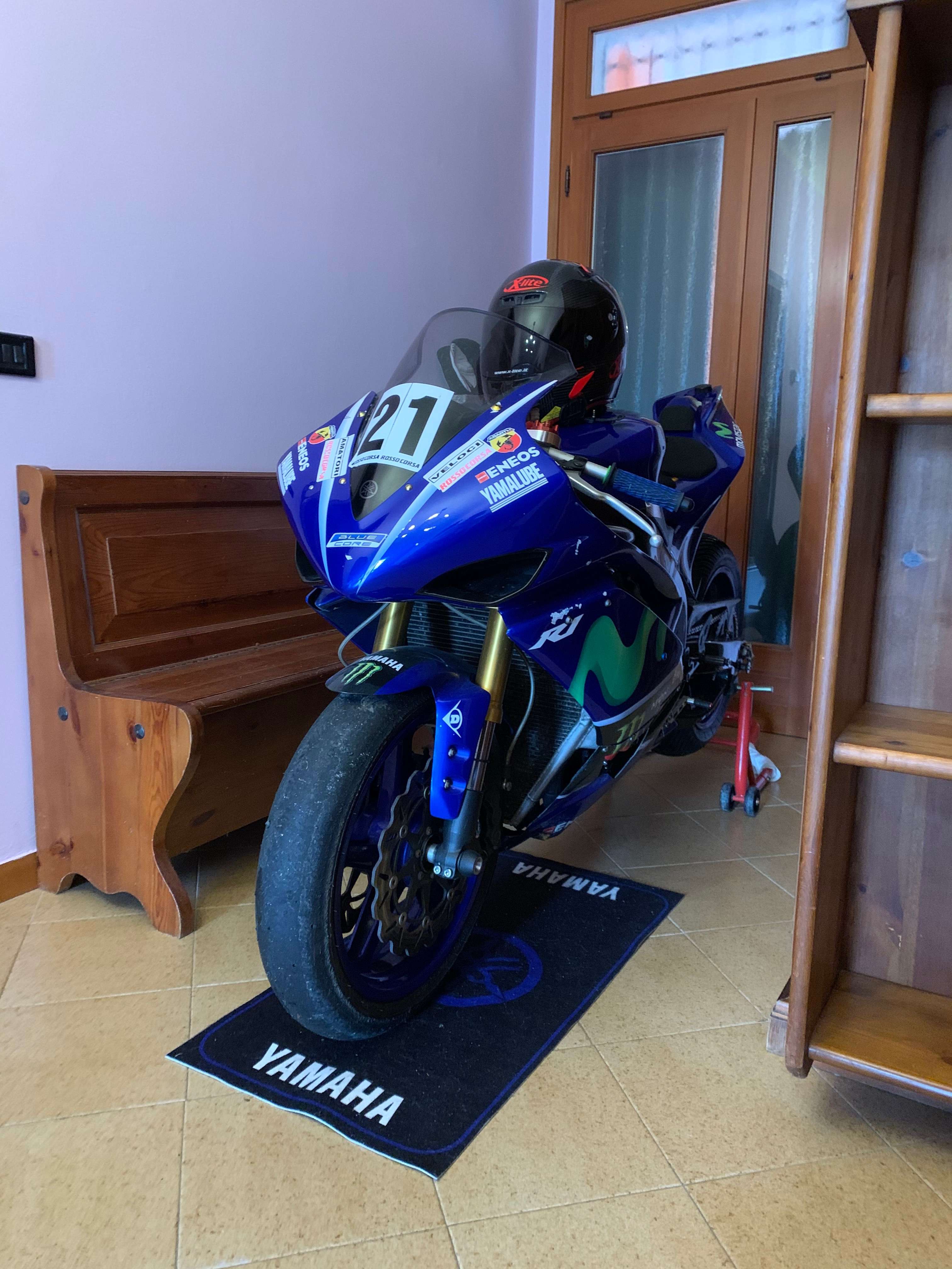 Yamaha YZF-R1Uso pista