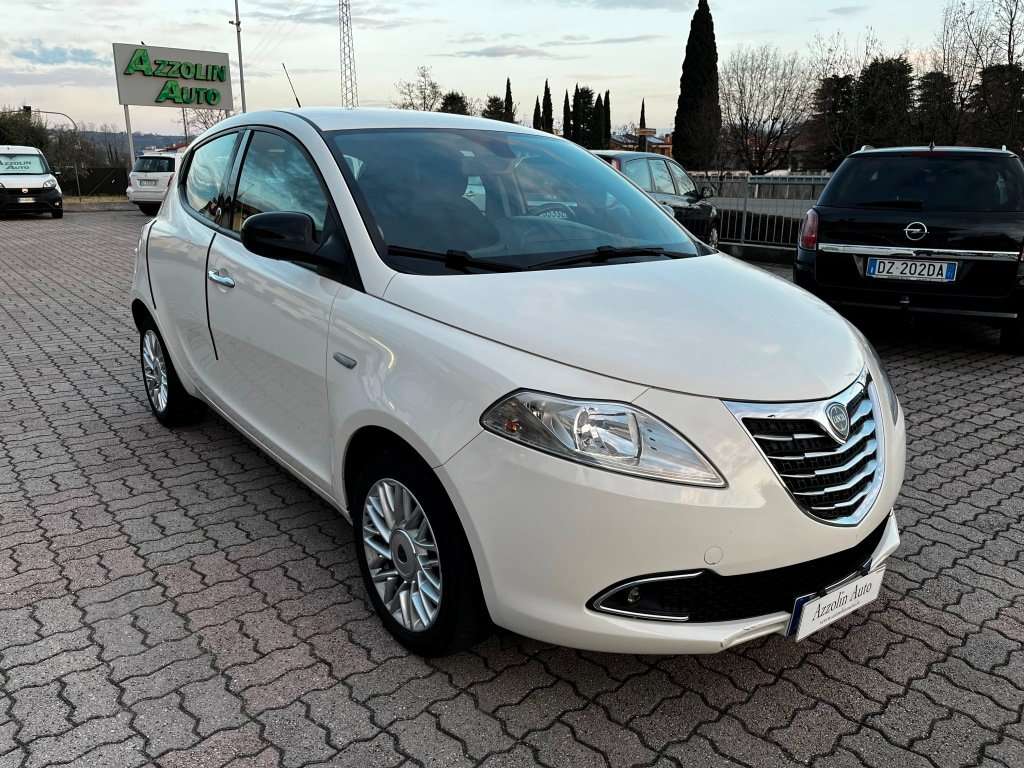 Lancia YpsilonGOLD ECOCHIC 1.2 BEN/GPL SI A NEOPATENTATI