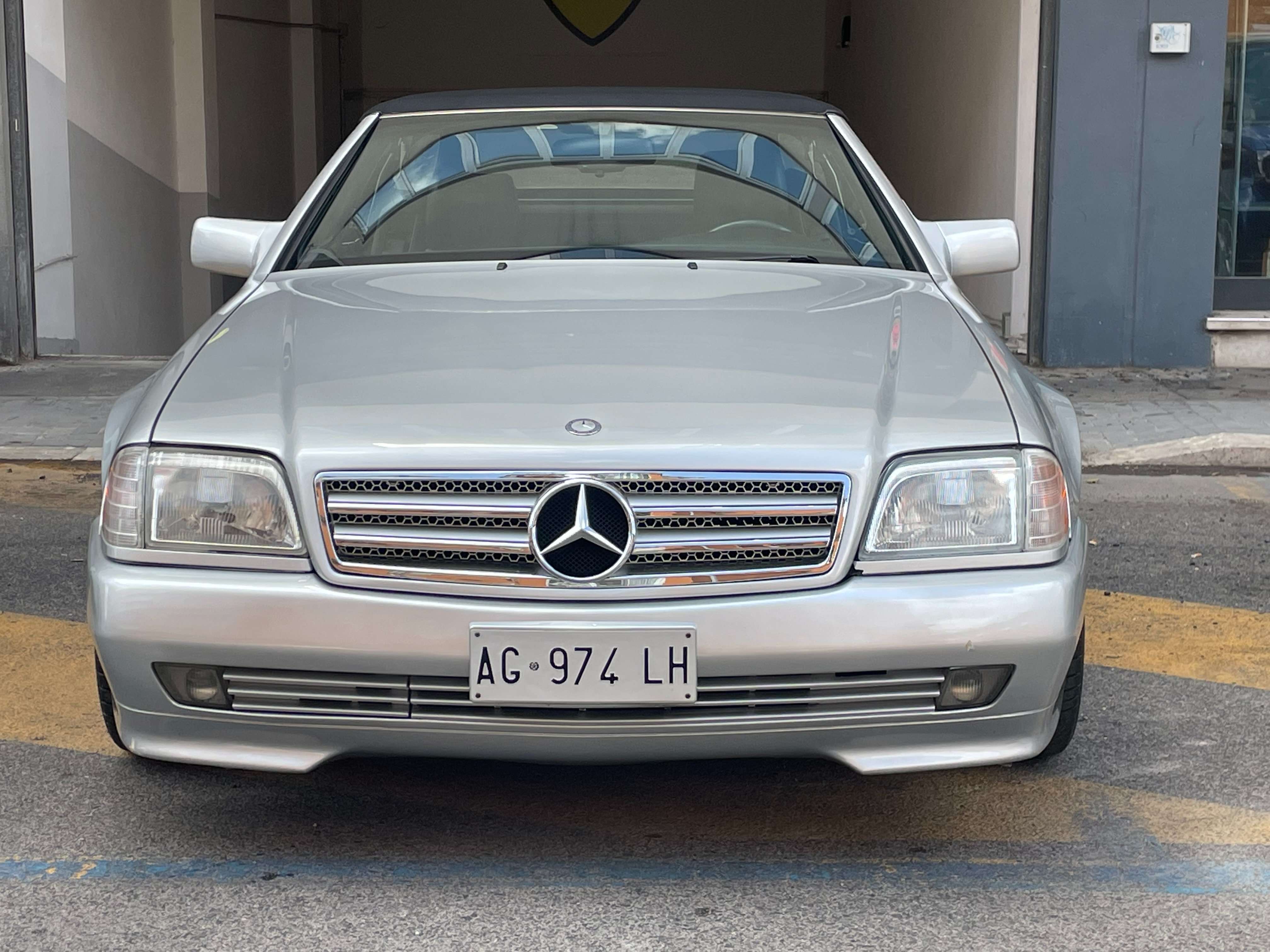 Mercedes-Benz SL 320