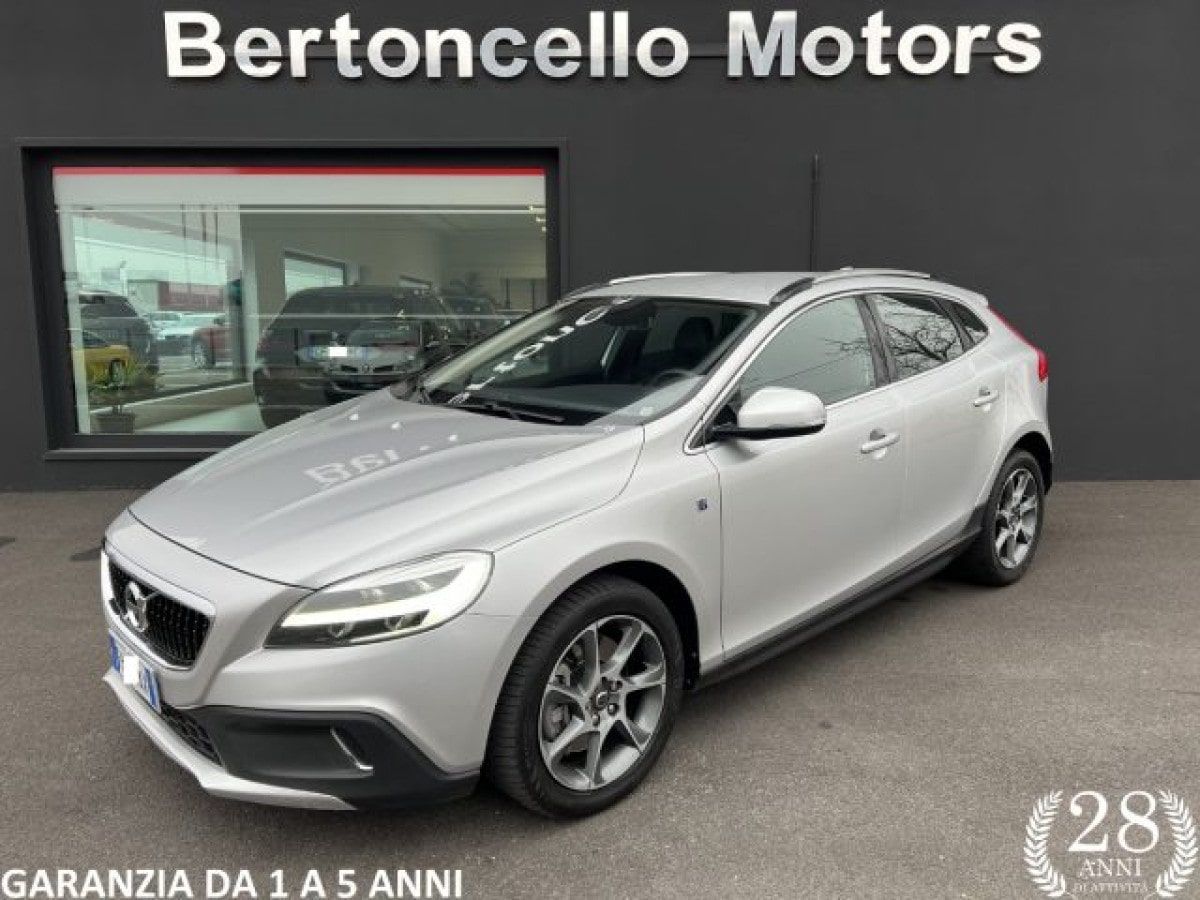 VOLVO V40 CC (2012-2020) V40 Cross Country D2 Pro