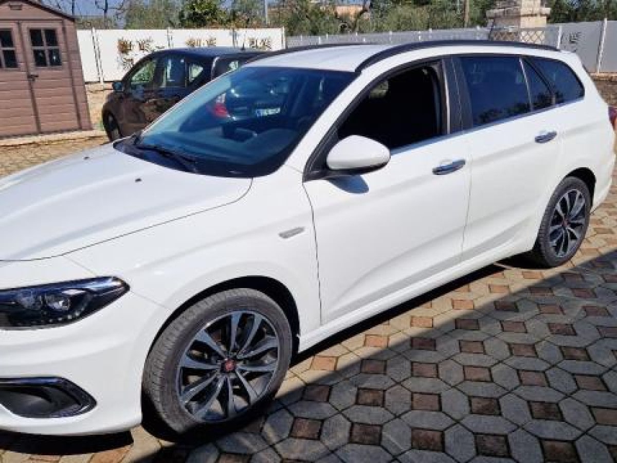 FIAT Tipo (2015-->) Tipo 1.3 Mjt S&S SW Lounge