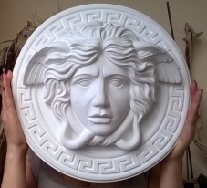 Dal mito la Medusa scultura avente diametro di 38 cm 