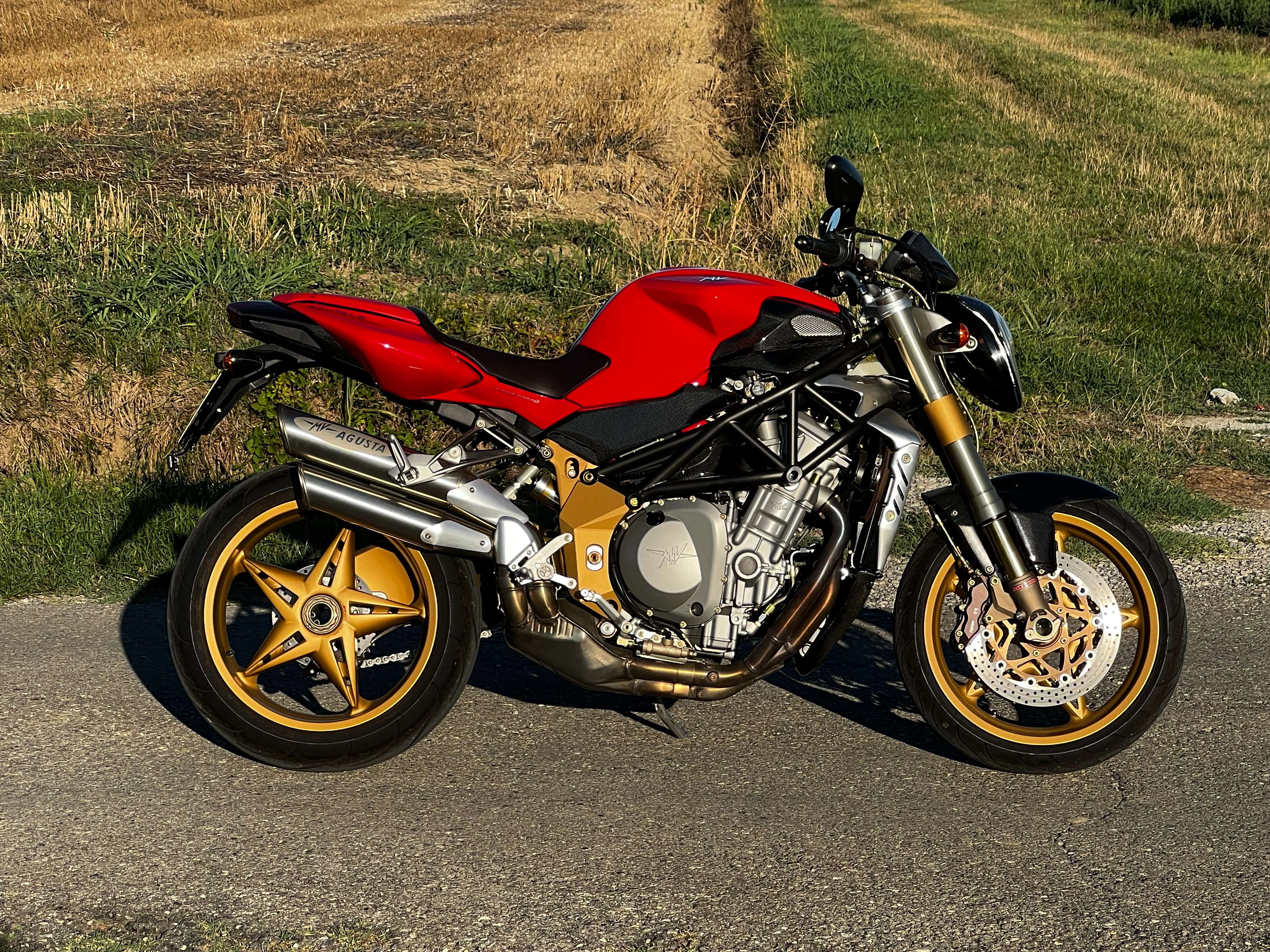 MV Agusta Brutale 750serie oro originale 1 di 300