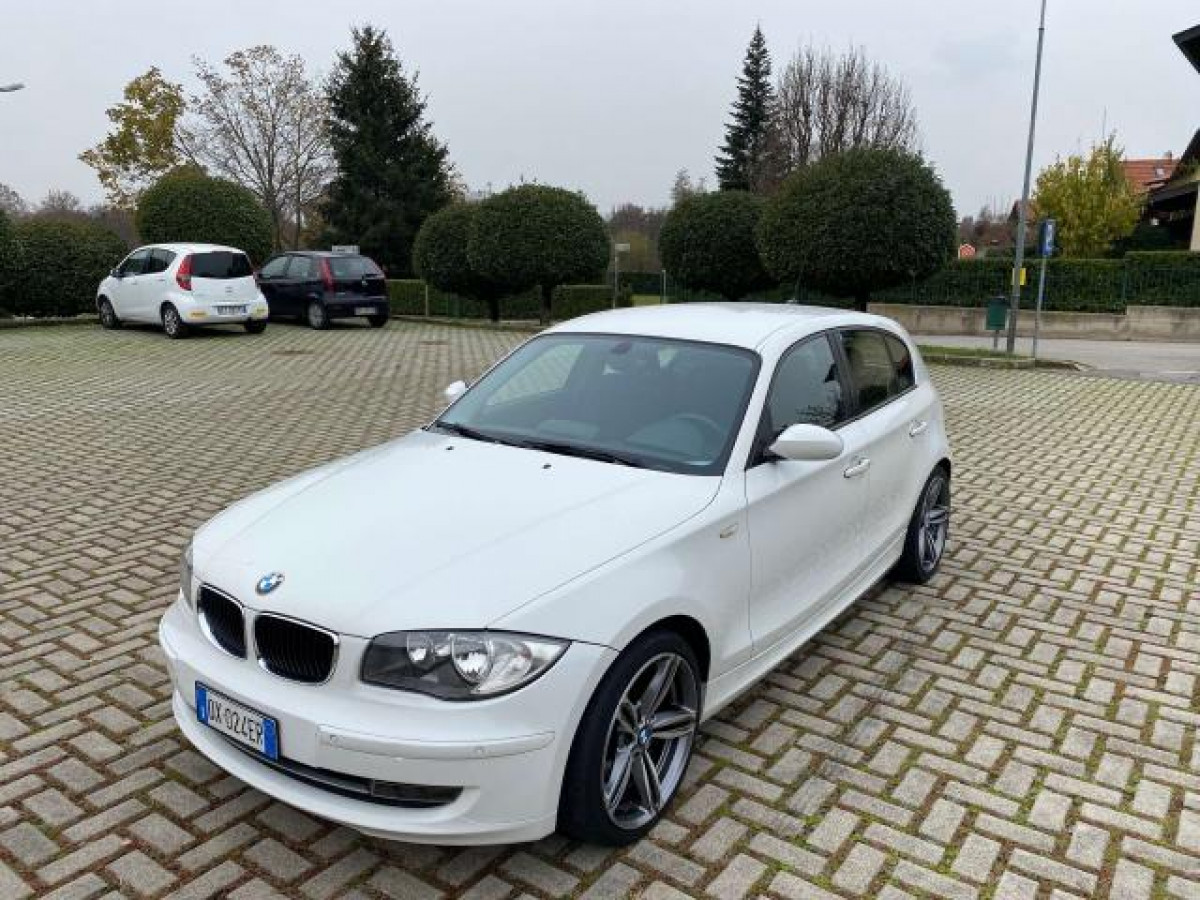 BMW Serie 1 (E87) 116i cat 5 porte Eletta