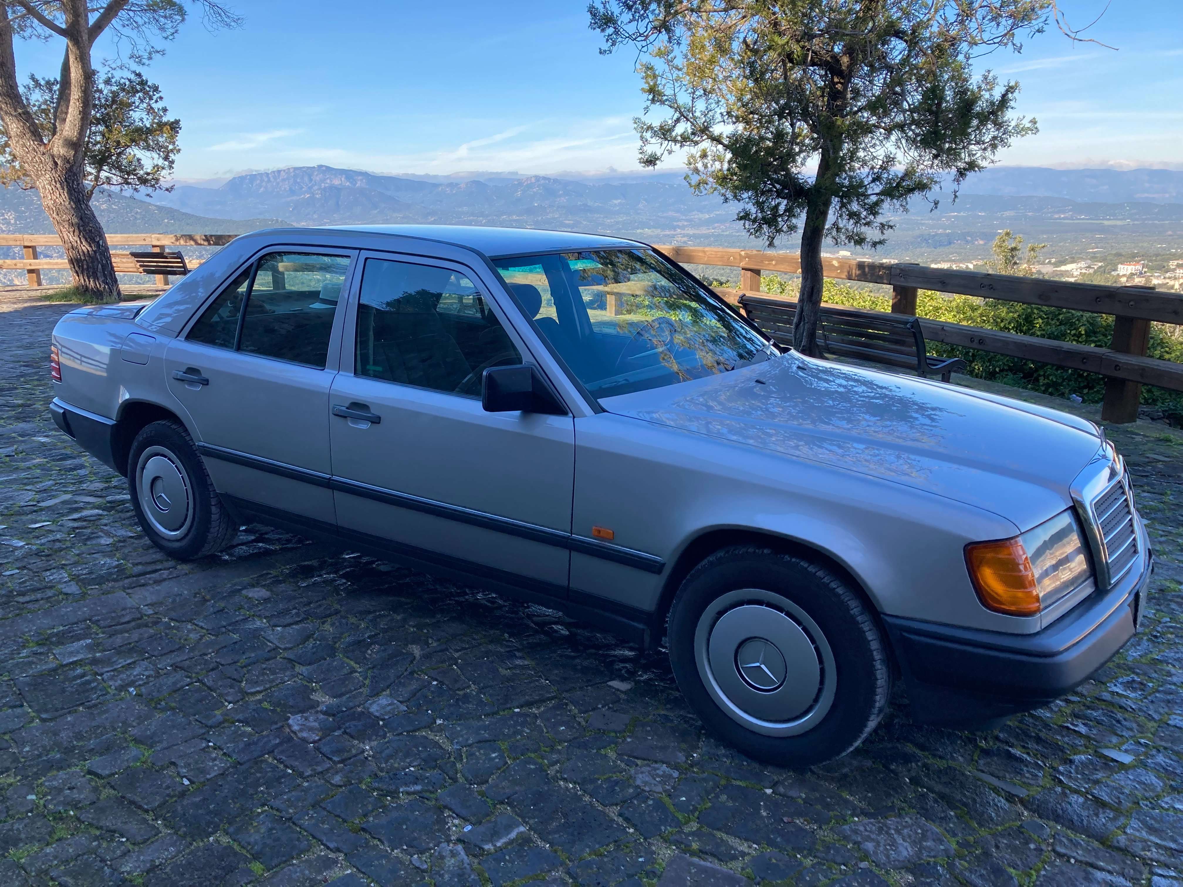 Mercedes-Benz E 200E (124) 200