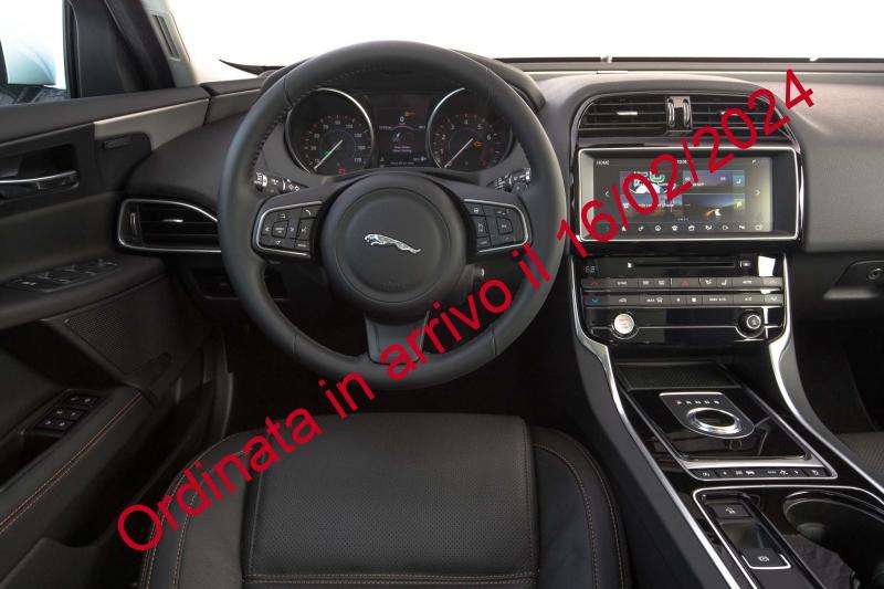 Jaguar XE2.0 D 204 CV aut. R-Dynamic S