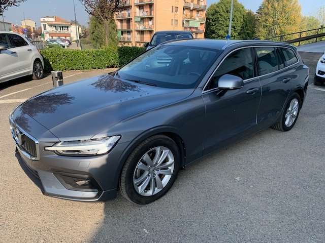 Volvo V60B4 Momentum Pro AUT - Full optional