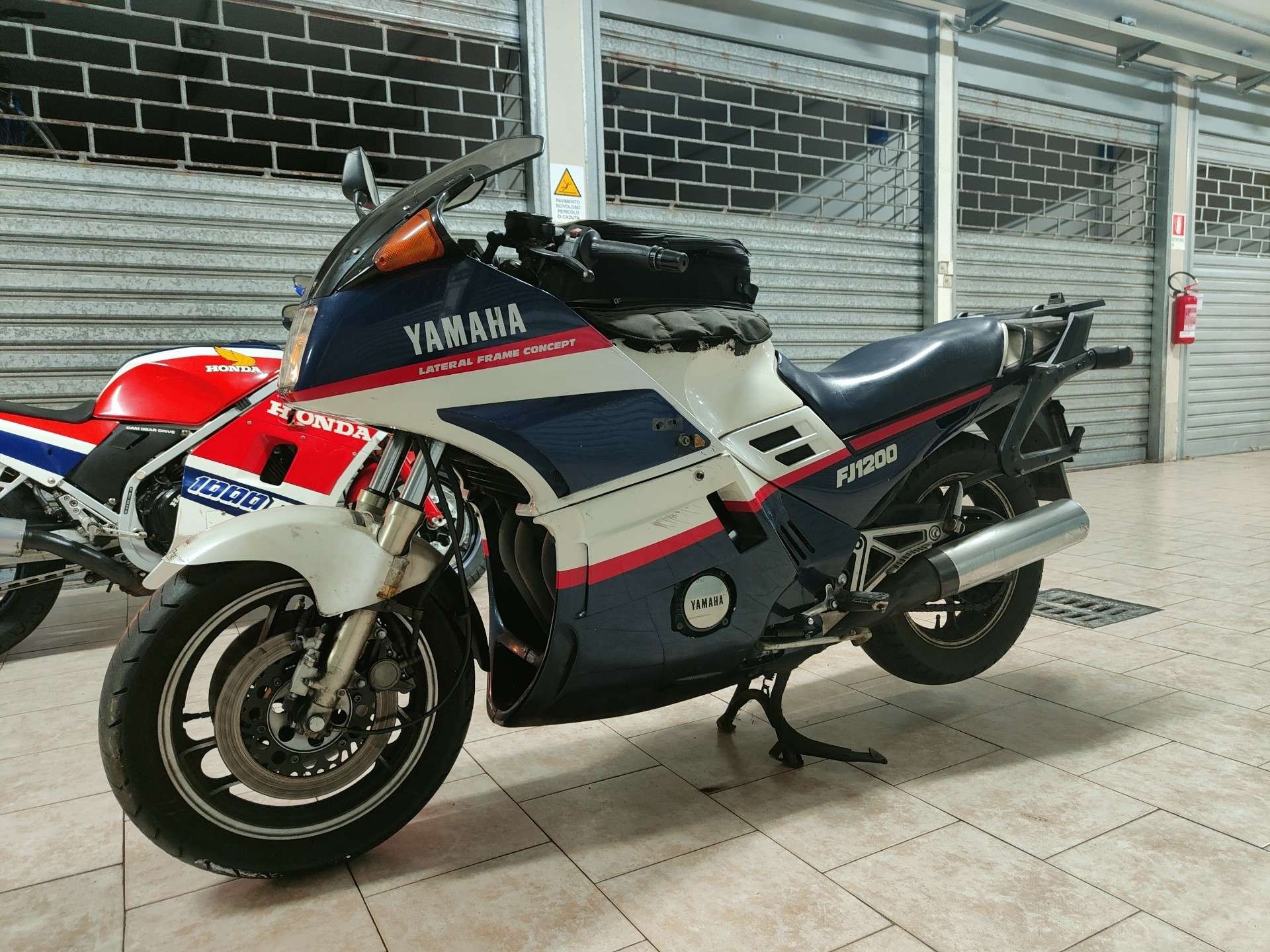 Yamaha FJ 1200carene integrali 1986