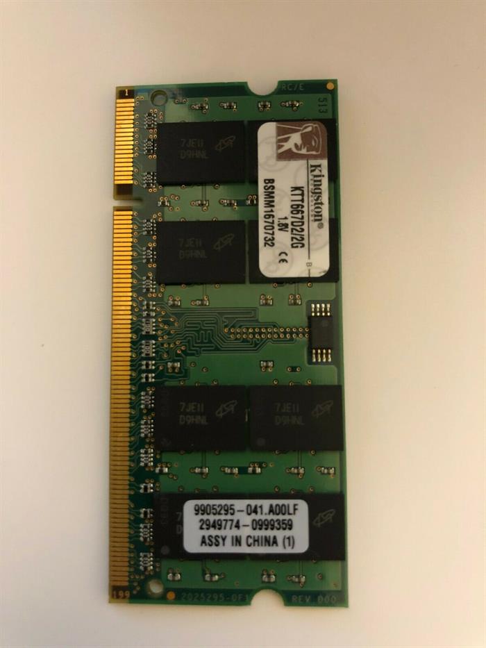 MEMORIA KINGSTON KTT667D2/2G 1.8V BSMM1670732 MEMORIA RAM