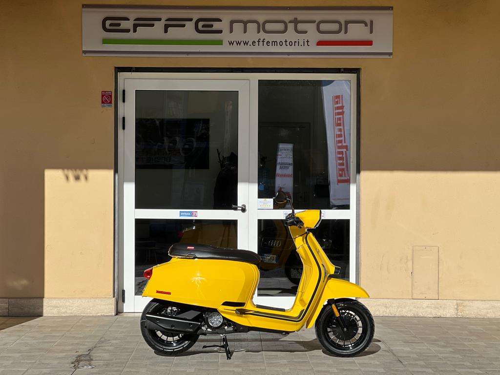 Lambretta V125V125/V200 VARI COLORI DISPONIBILI PRONTA CONSEGNA