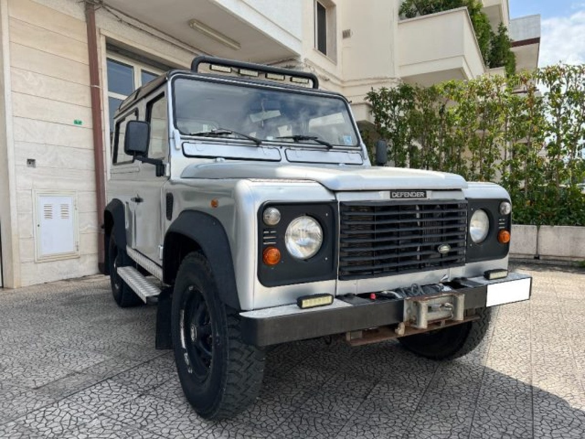 LAND ROVER Defender Defender 90 2.5 Td5 Station Wagon County