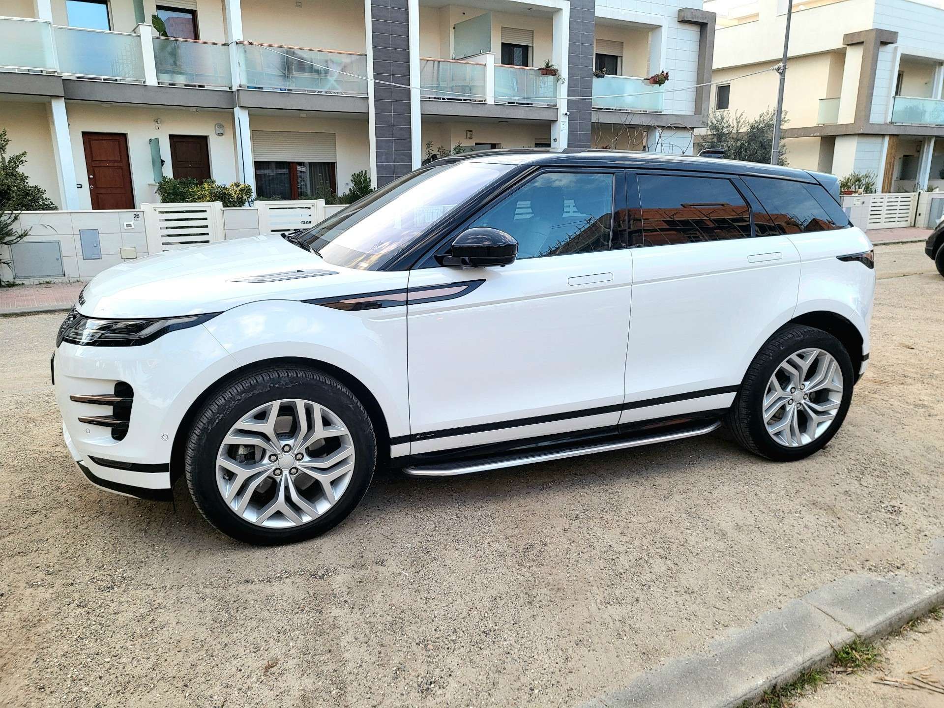 Land Rover Range Rover EvoqueEvoque 2.0d i4 mhev R-Dynamic SE awd 180cv auto