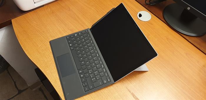 SURFACE PRO 4