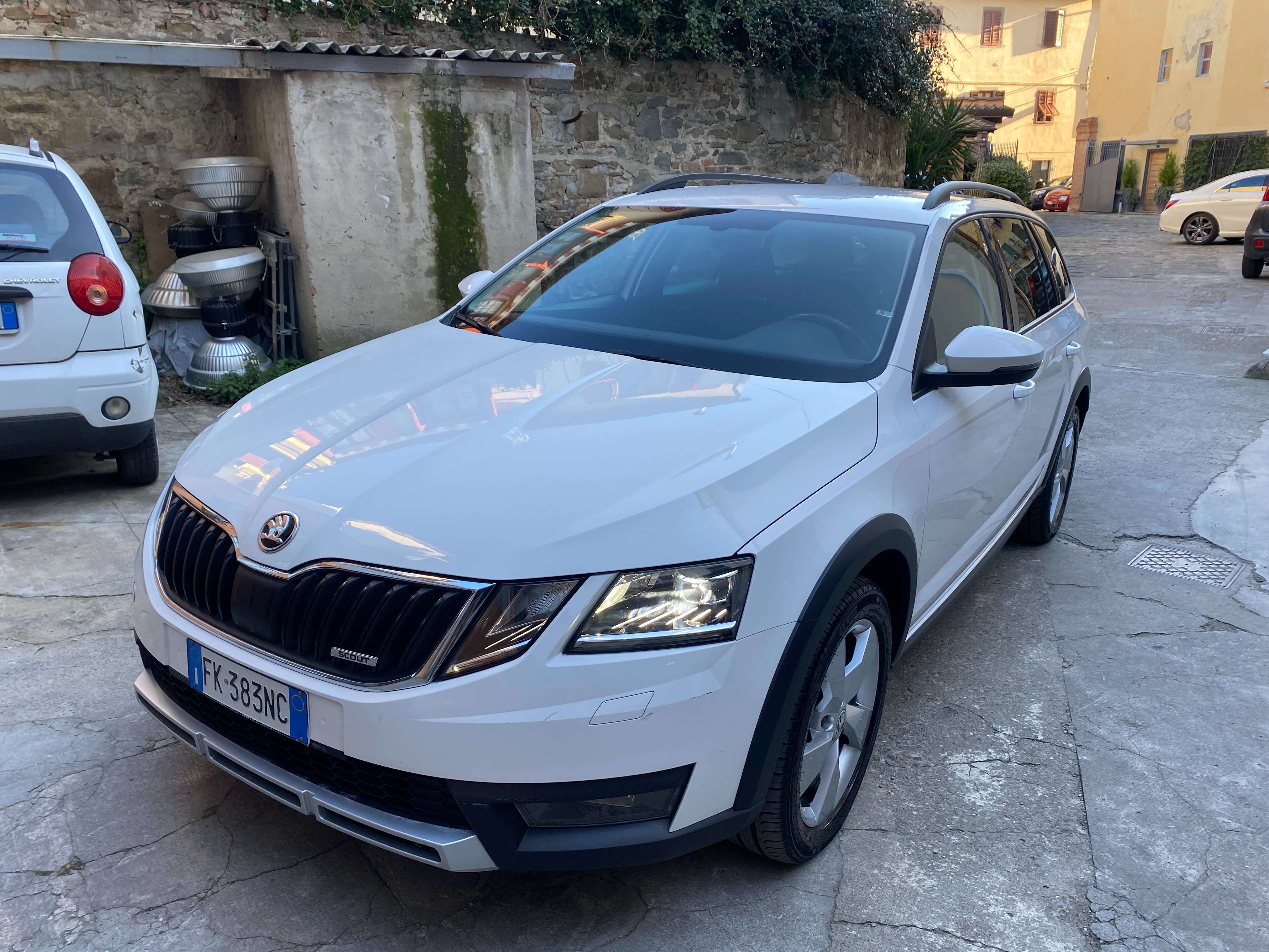 Skoda OctaviaOctavia Wagon 2.0 tdi Scout 4x4 150cv dsg