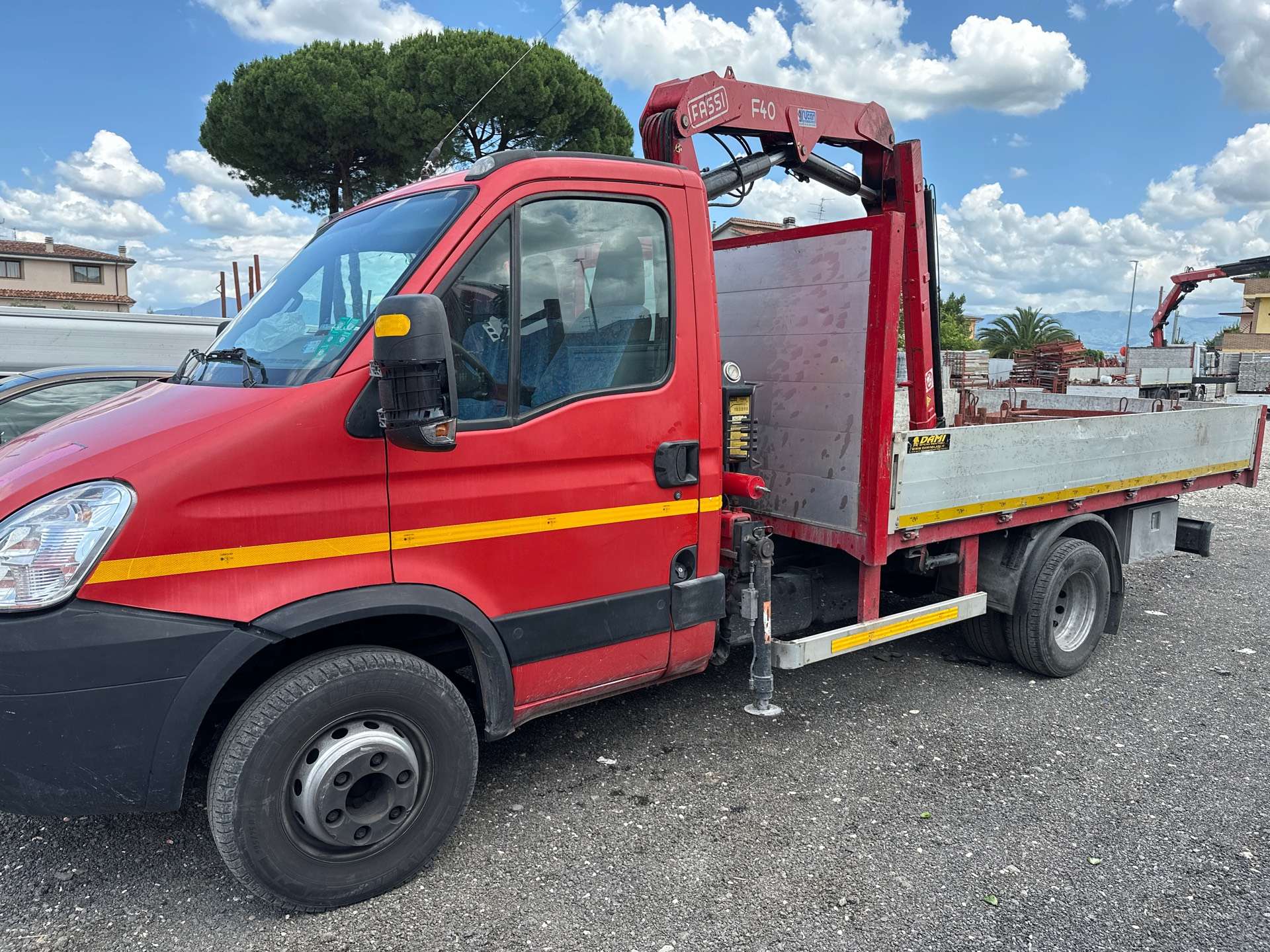 Iveco Massifcasone fisso e gru fassi