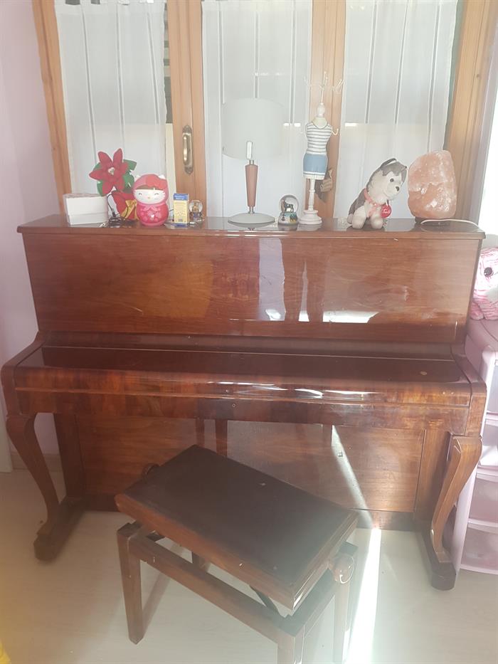 PIANOFORTE PARI AL NUOVO MARCA PETOF