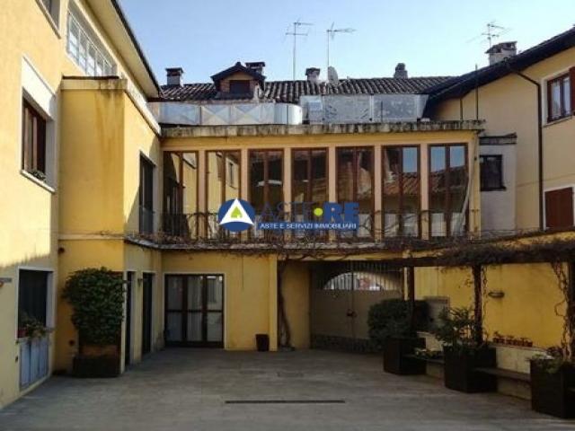 Albergo e pensione - piazza martiri della libertà, 27