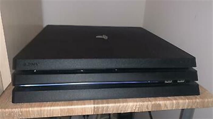 PLAYSTATION 4 PRO