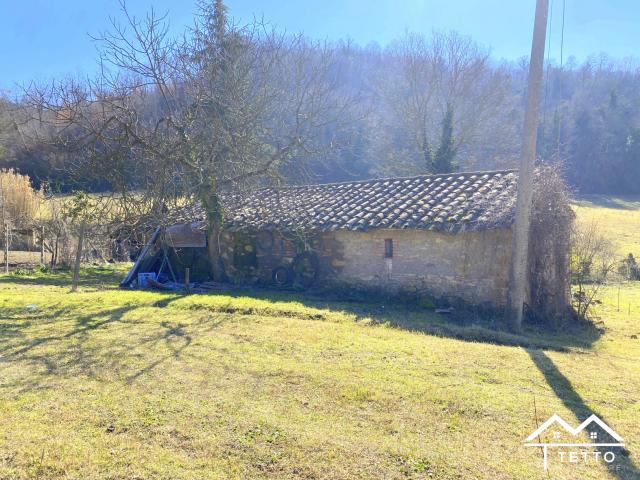 Terreno agricolo con magazzino e pozzo