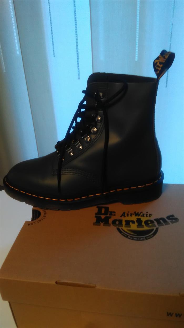 DR MARTENS EU 40 NUOVE 1460 PASCAL VERSO KHAKI