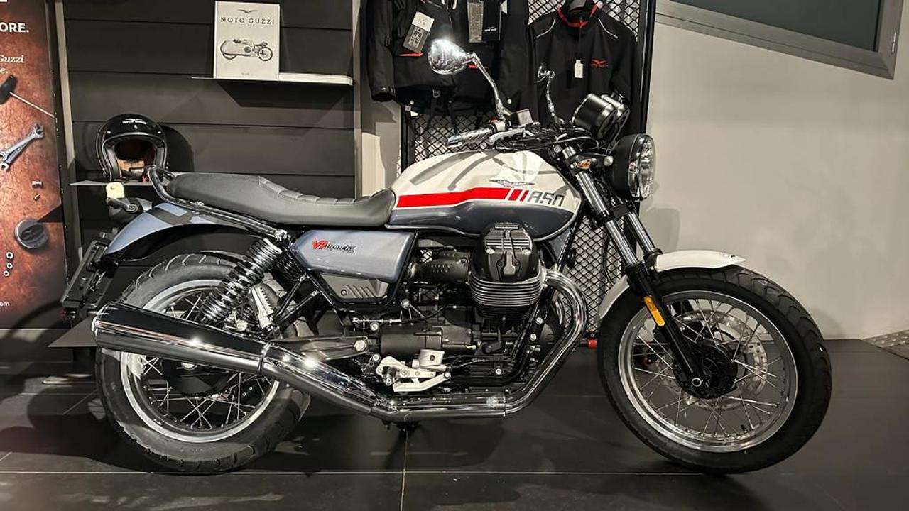 Moto Guzzi V7 SPECIAL