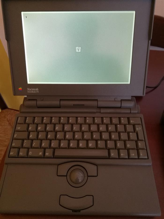 N.2 MACINTOSH POWERBOOK 170