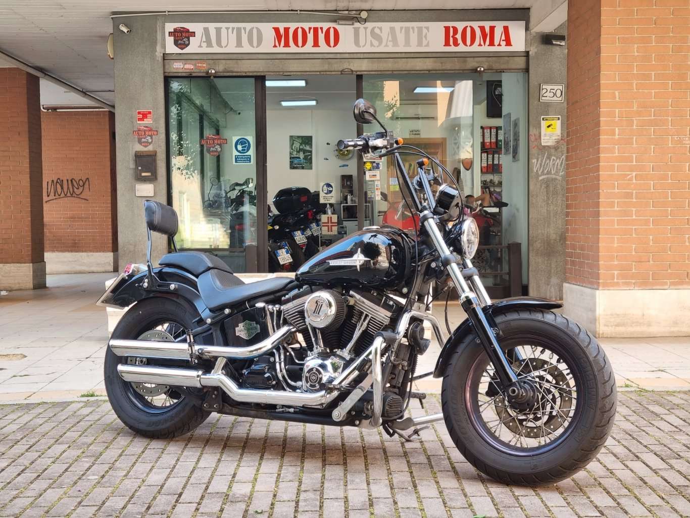 Harley-Davidson SoftailBLACKLINE 2011 NERA