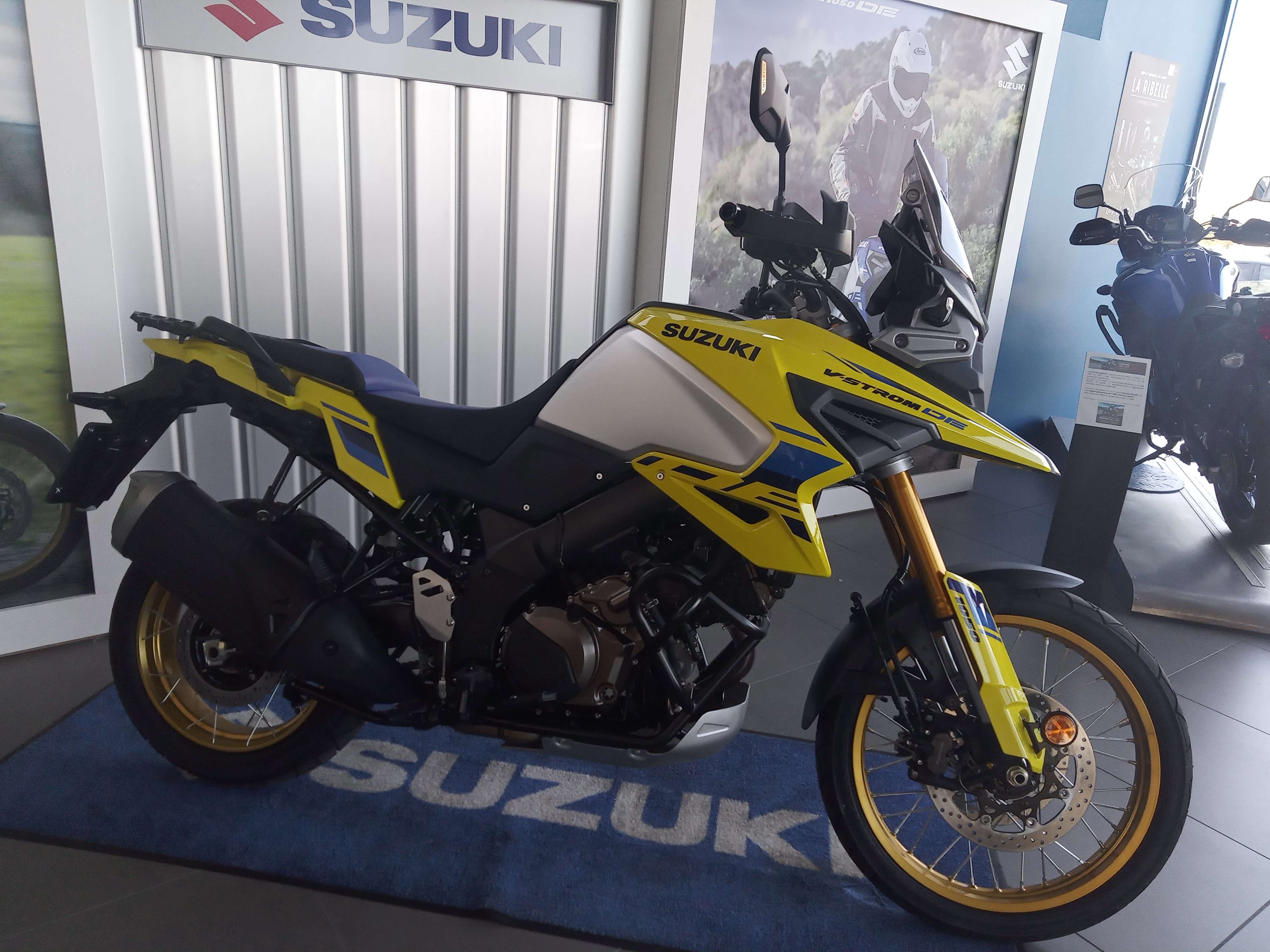 Suzuki V-Strom 1050DE   New