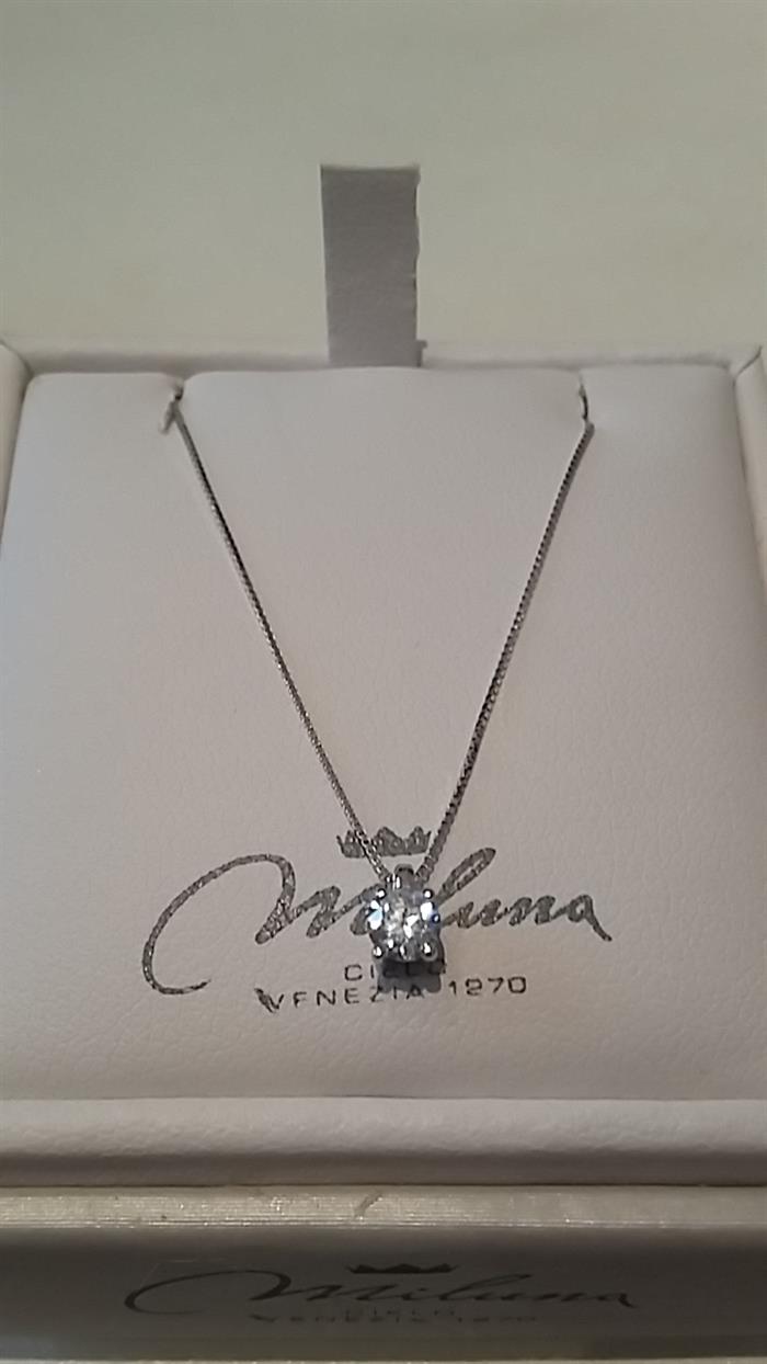 COLLANA CON DIAMANTE