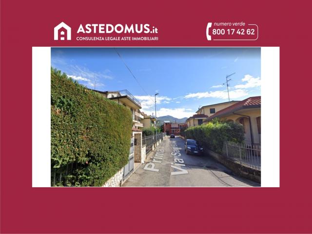 Unità immobiliare composta da quattro livelli con annesso box auto