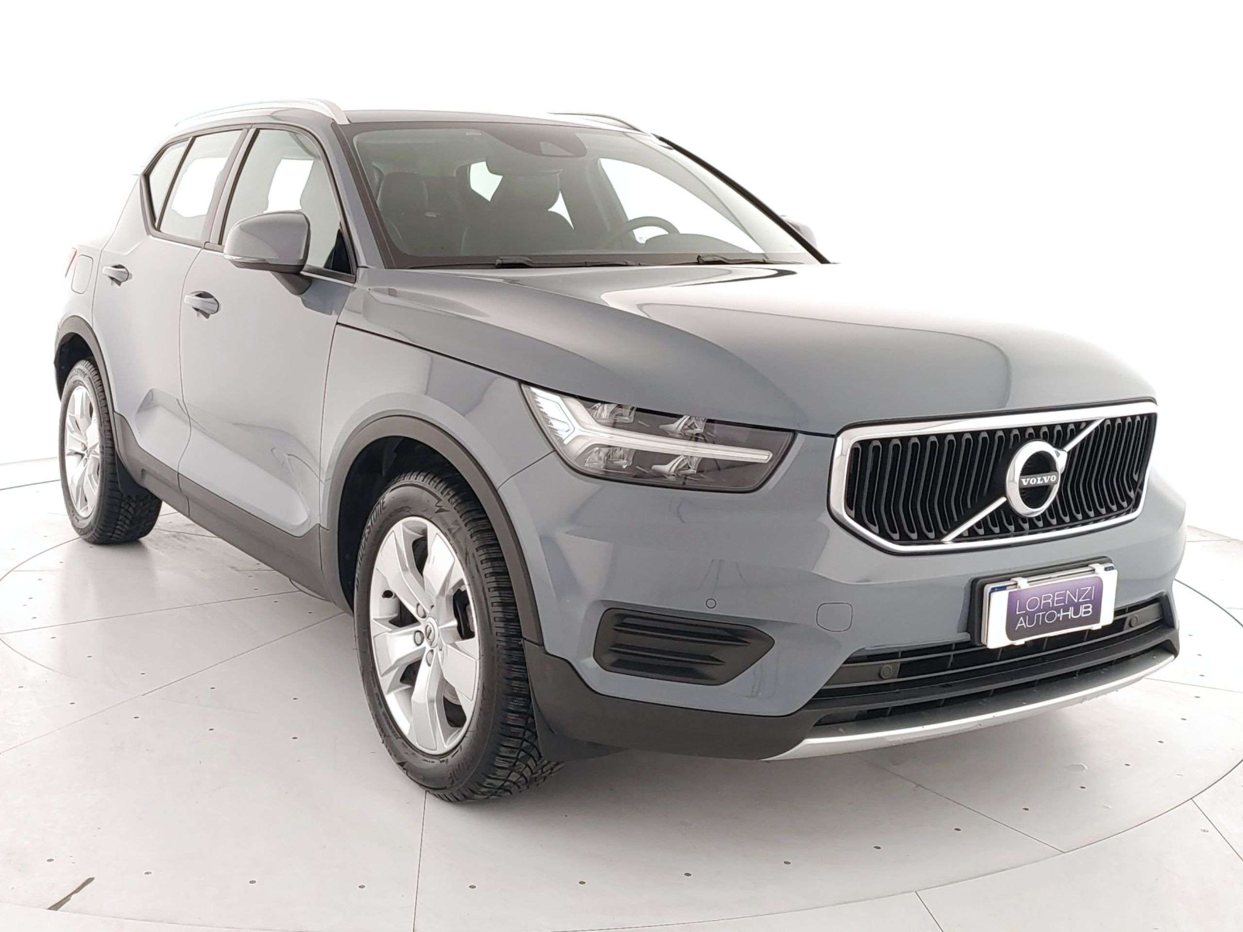 Volvo XC40d4 Momentum awd geartronic LED NAVI