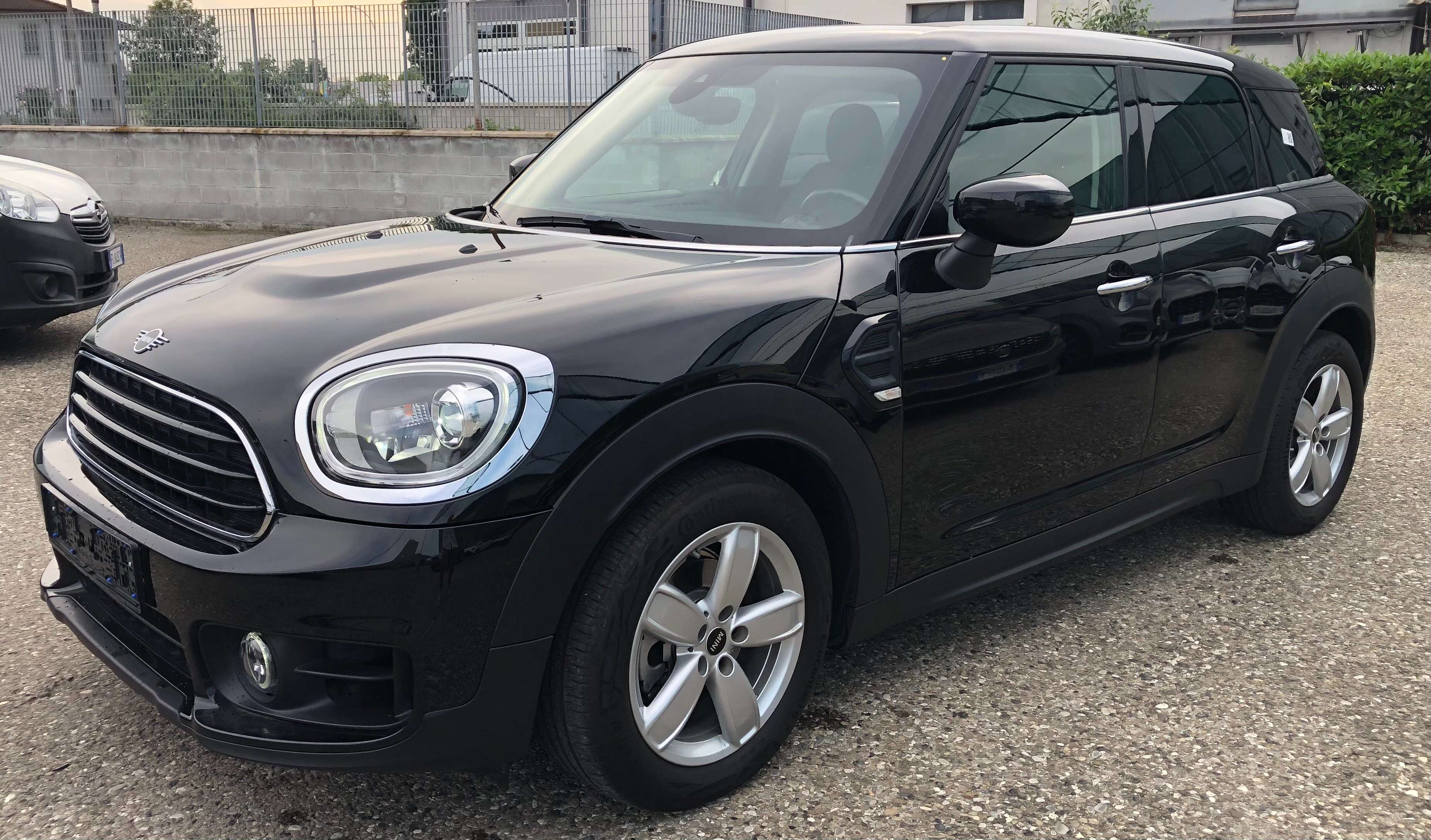 MINI One Countryman1.5 Baker Street Autom 7m Full LED Telecamera