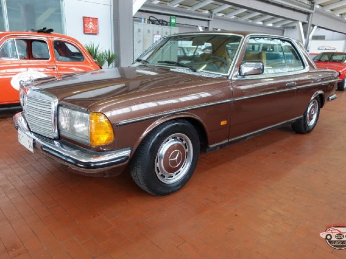 MERCEDES Serie 200-280(W123) 230 C