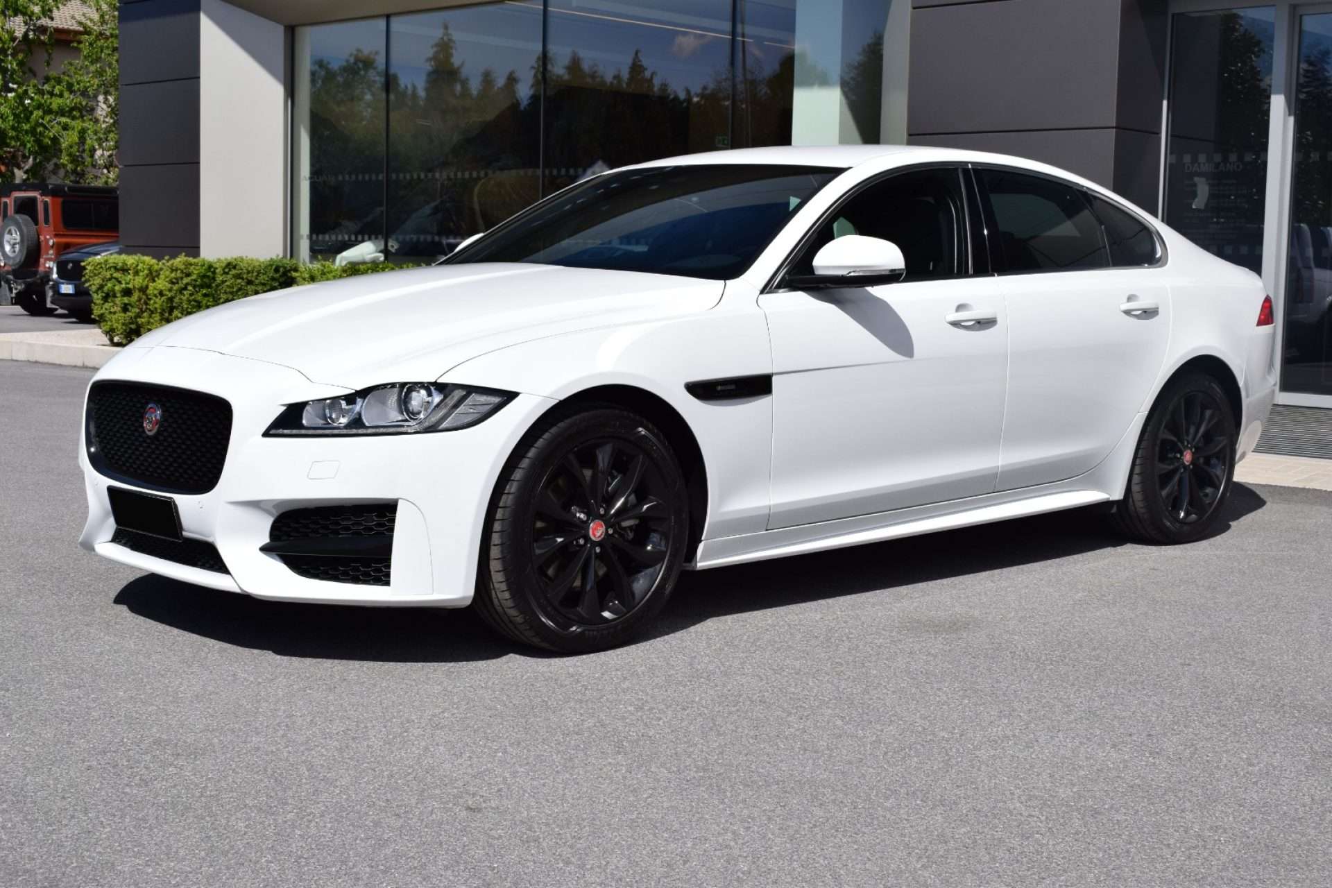 Jaguar XF2.0 D 180 CV AWD aut. R-Sport