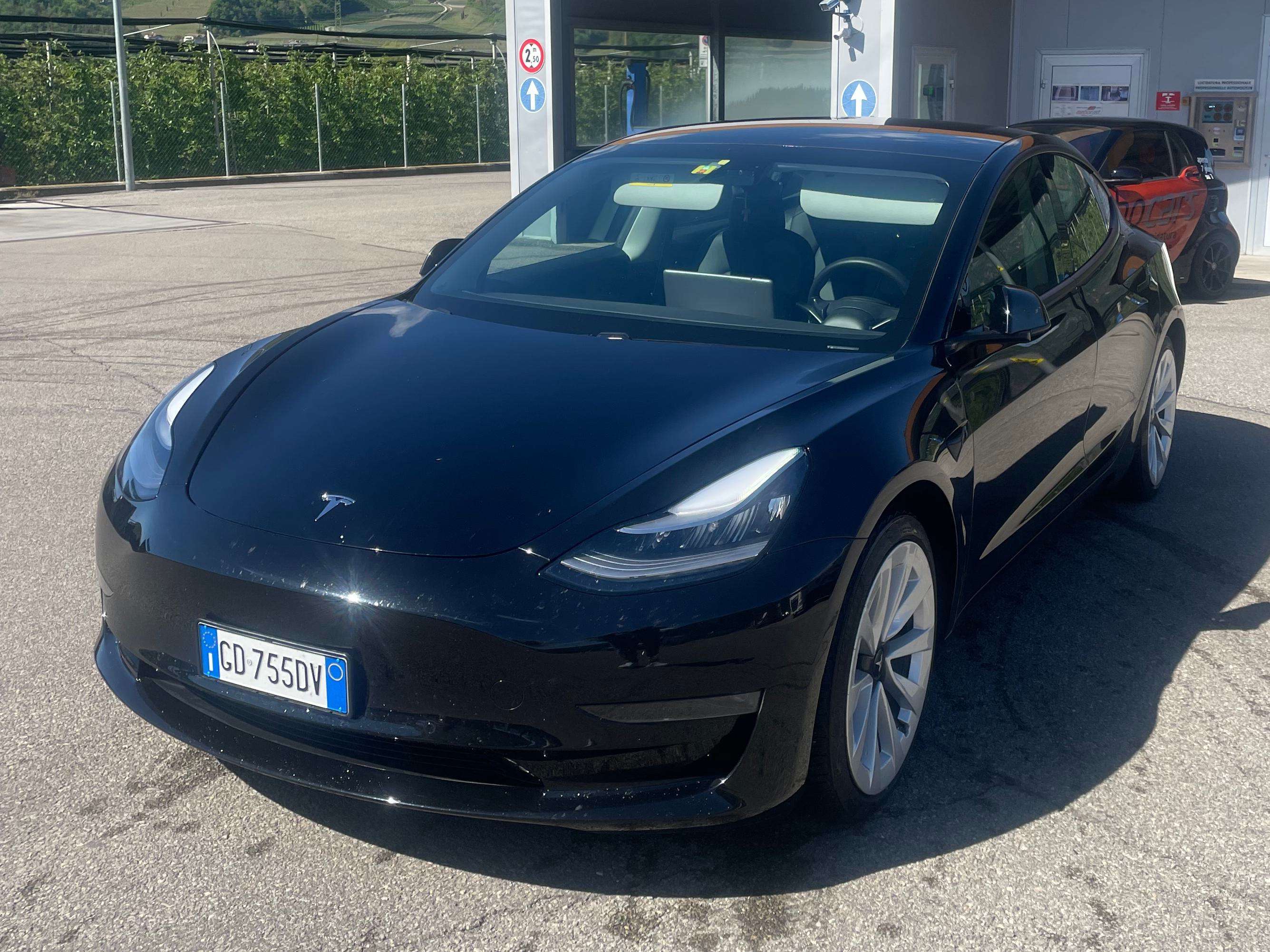 Tesla Model 3Model 3 Long Range Dual Motor awd