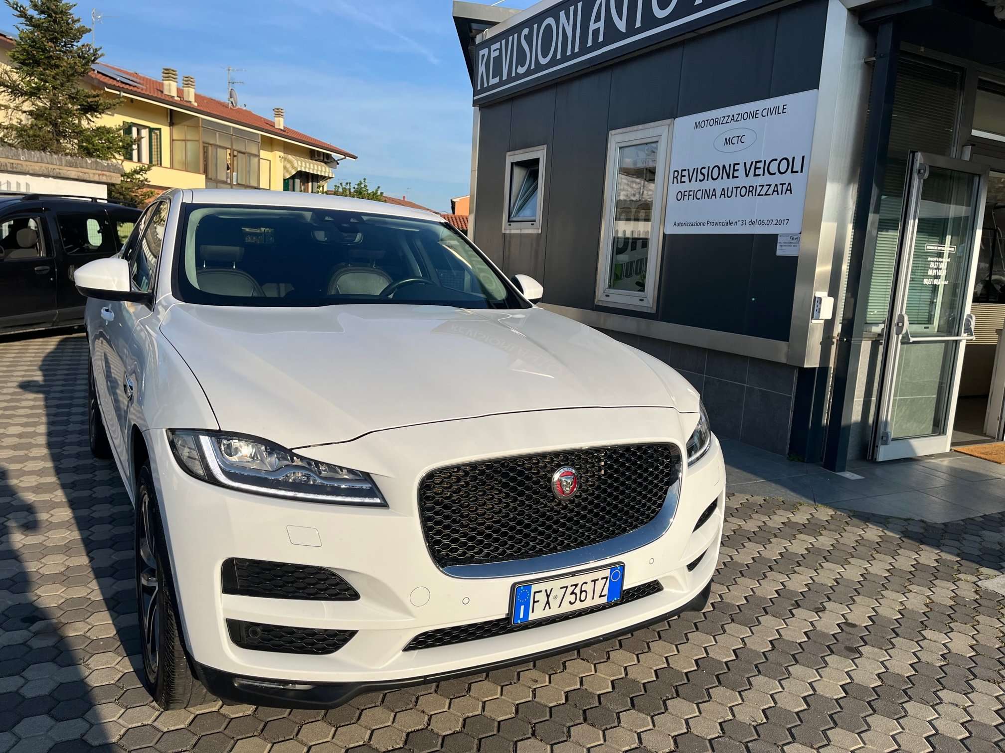 Jaguar F-PaceF-Pace 2.0d i4 Prestige 180cv auto my19