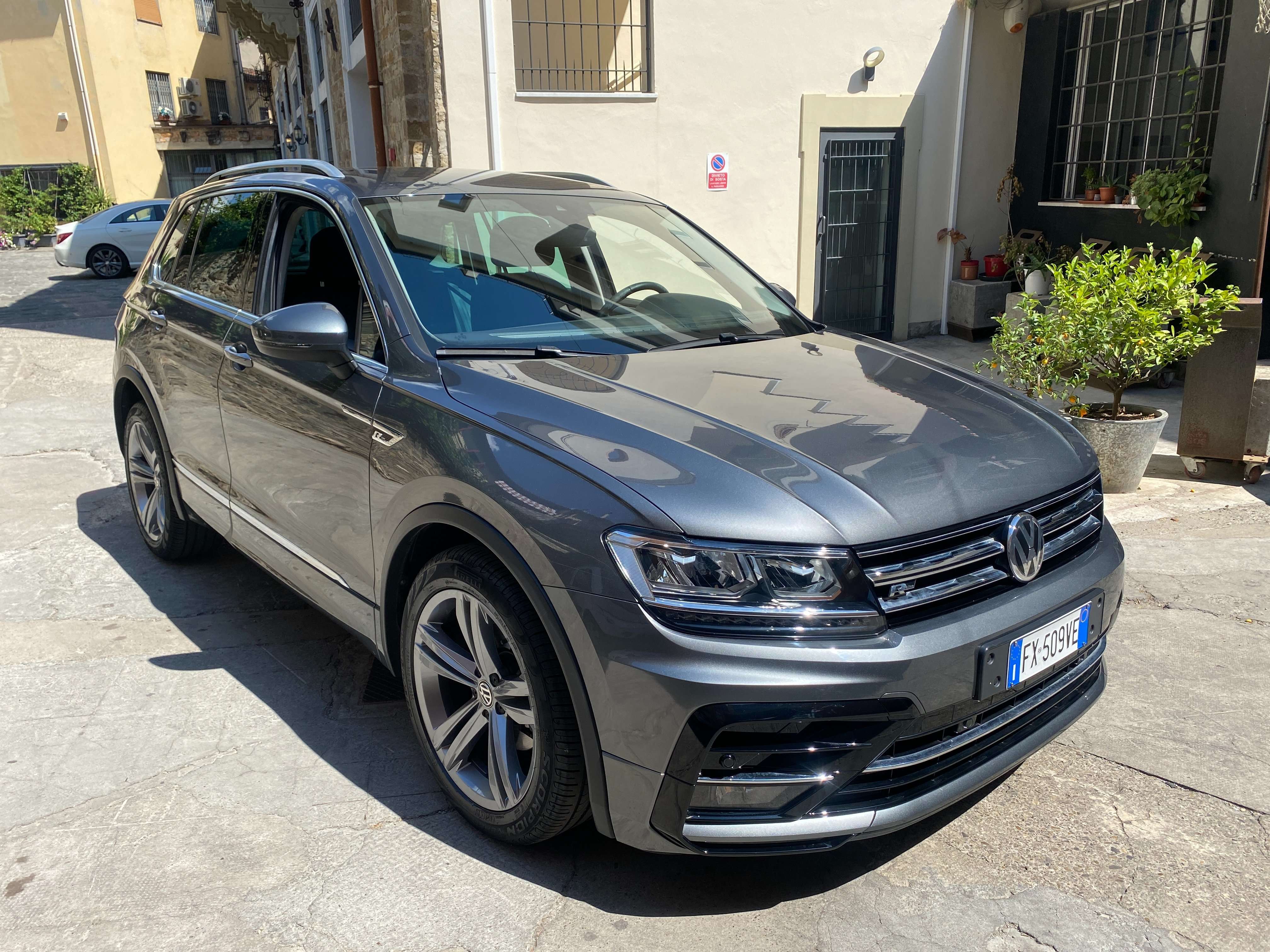 Volkswagen TiguanTiguan 1.6 tdi Sport 115cv R-LINE