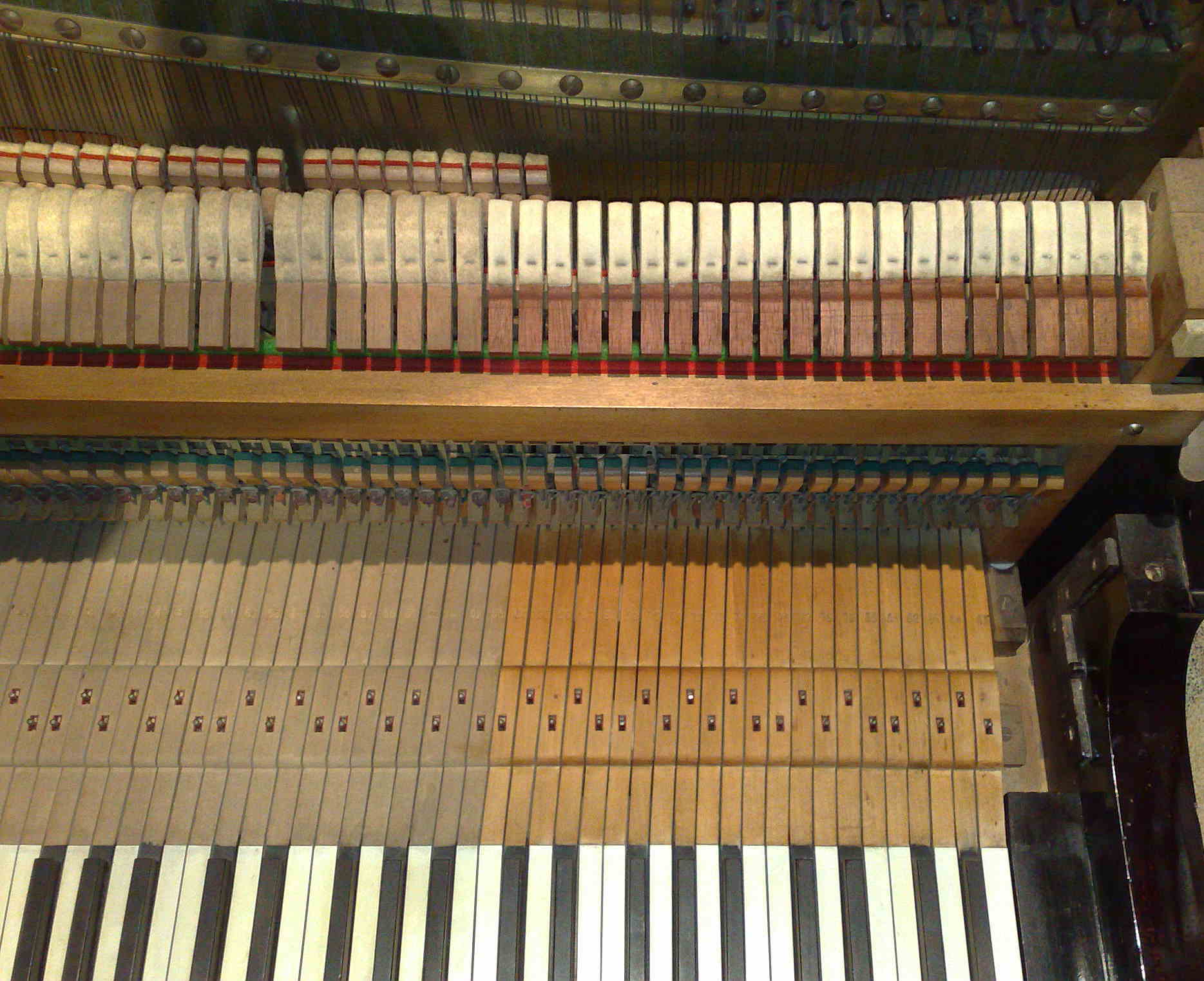 ACCORDATORE PIANOFORTI