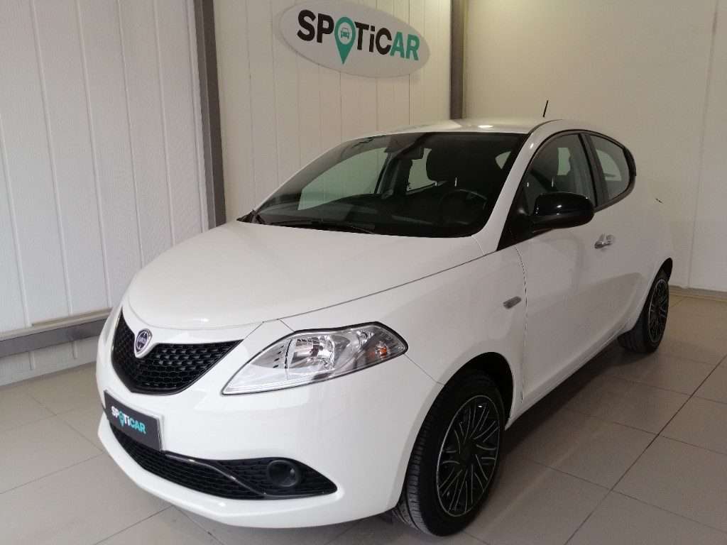 Lancia Ypsilon1.2 69 CV 5 porte S&S Gold