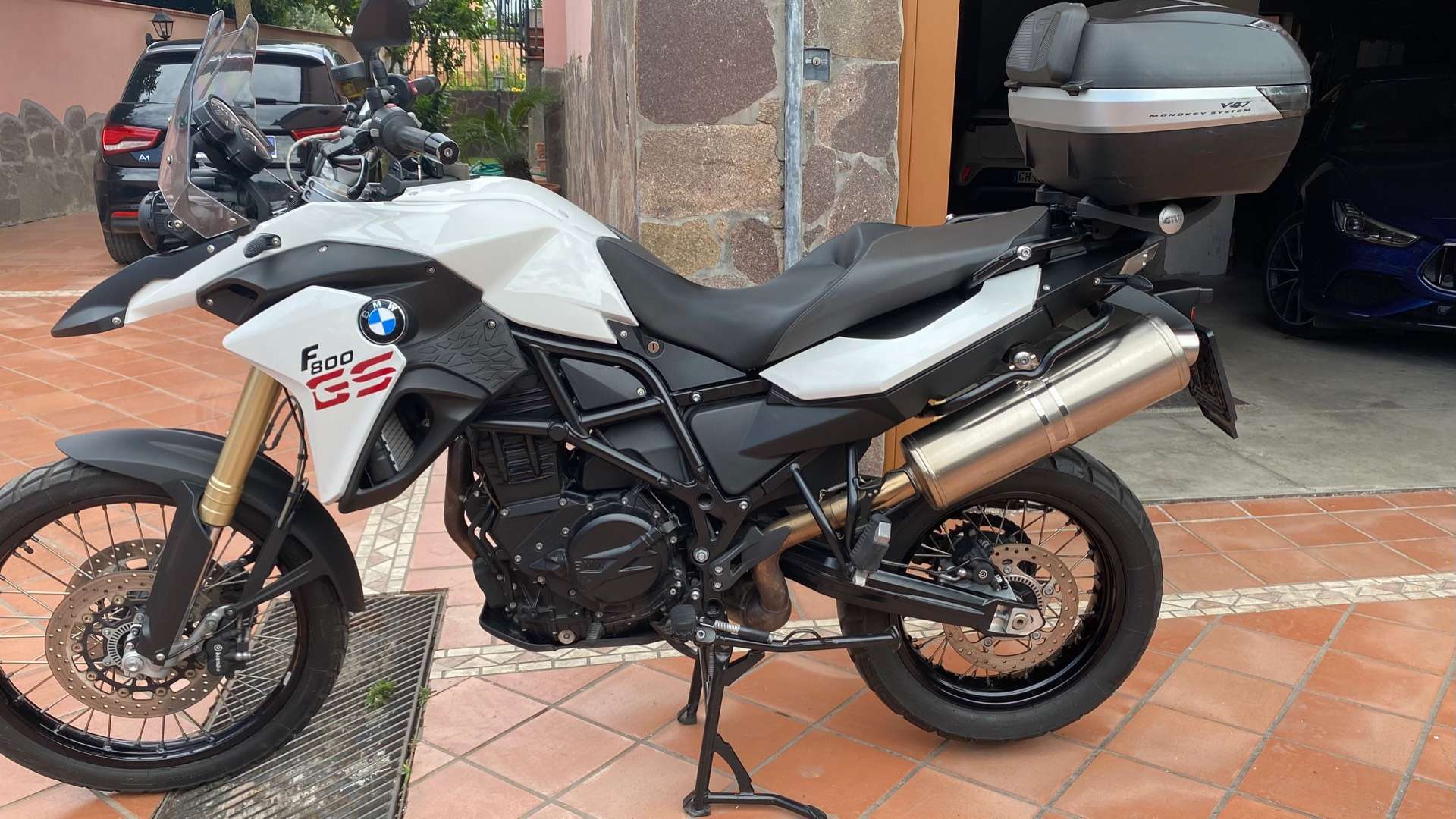 BMW F 800 GSmanopole riscaldabili, baule e pred. laterali,anti