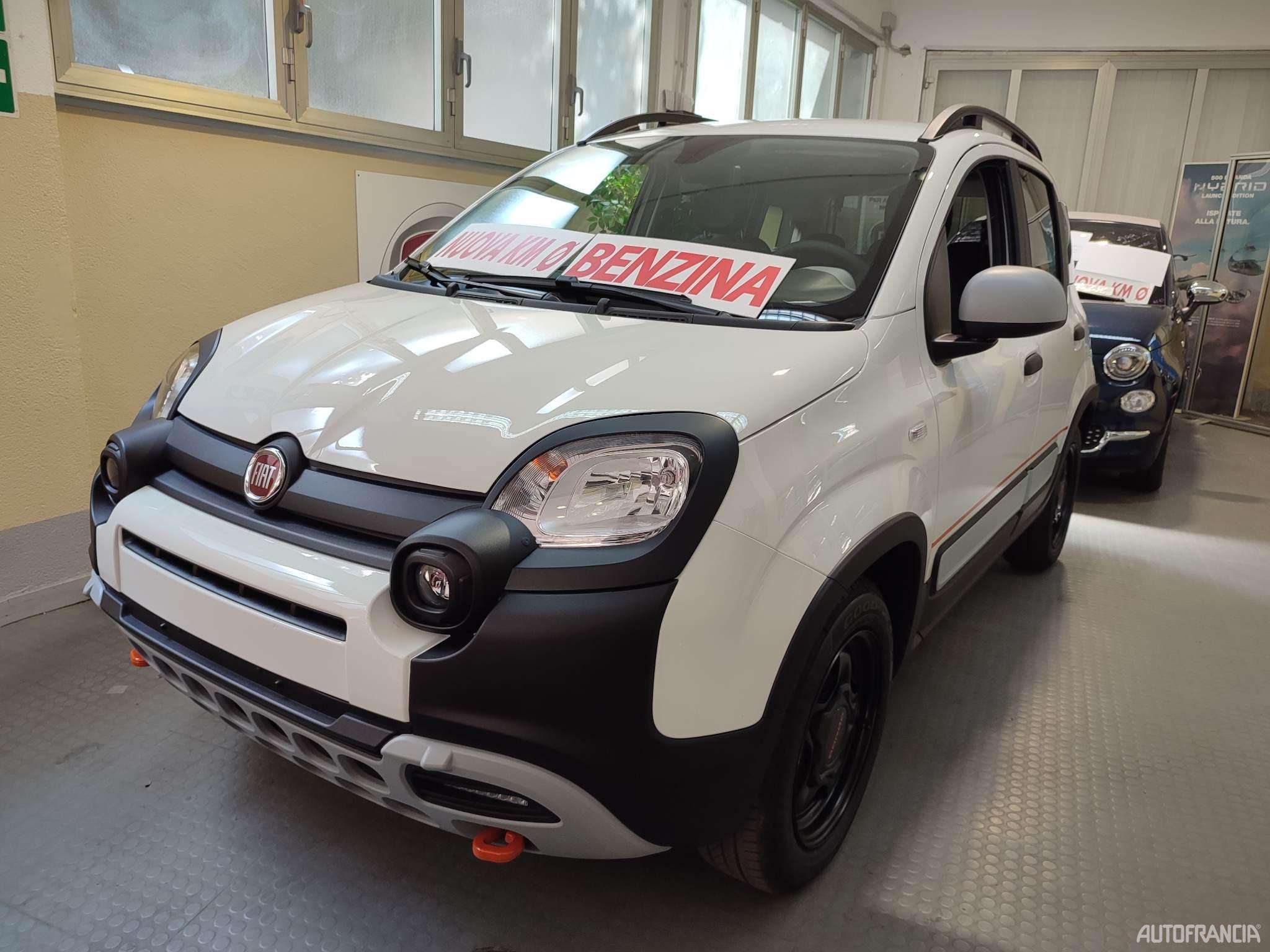 Fiat New Panda1.0 70CV HYBRID GARMIN