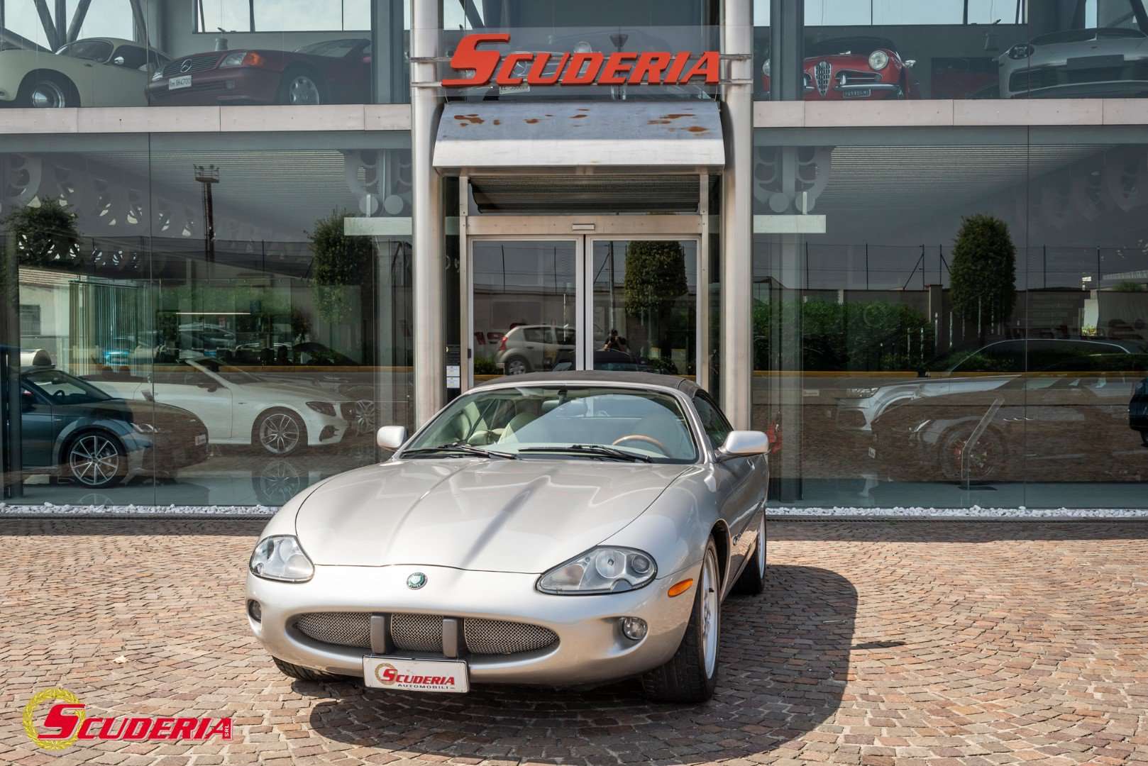 Jaguar XK84.0 Convertibile