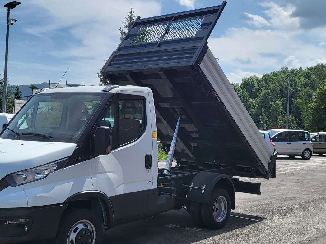 Iveco Daily160 CV RIBALTABILE TRI LATERALE UFF ITALIANI