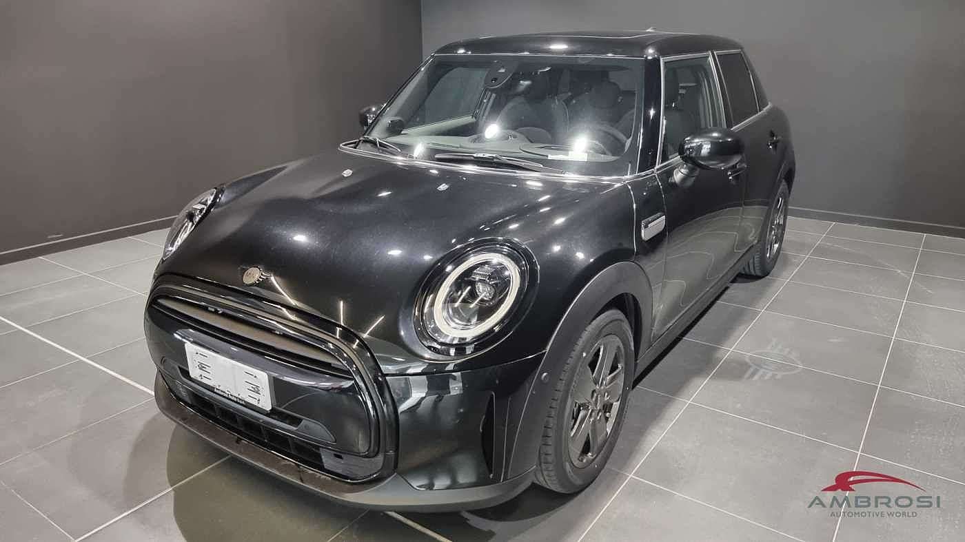 MINI Cooper5 Porte 5 Porte Classic Premium Plus Package