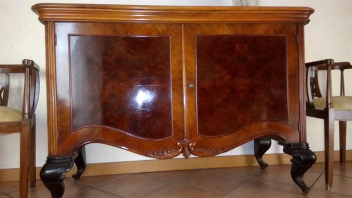 CREDENZA IN LEGNO DI NOCE