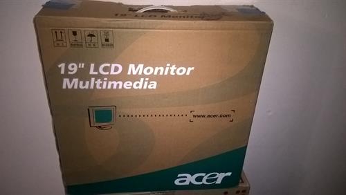 MONITOR 19"