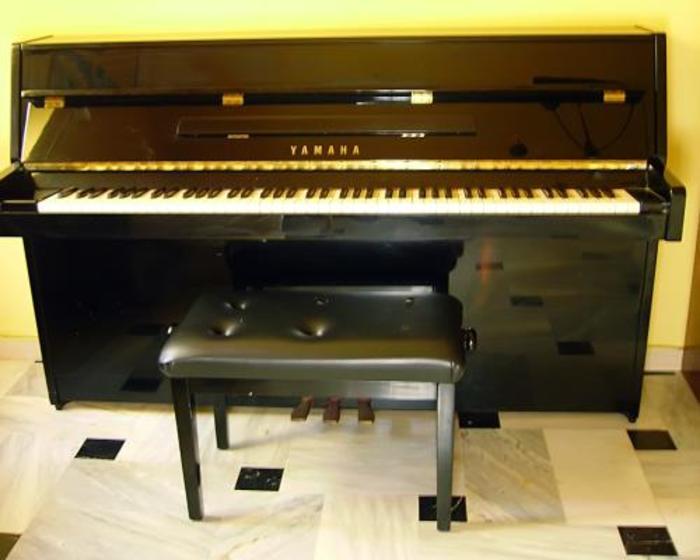 PIANOFORTE YAMAHA C 108