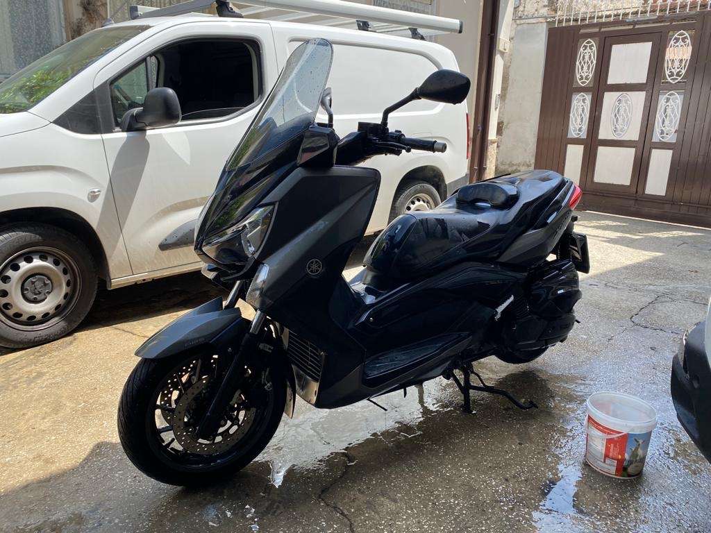 Yamaha X-Max 400